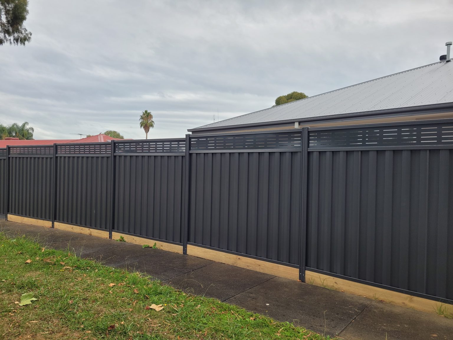 Avoca Fencing wins COLORBOND® steel fencing award - Fencing Industry ...